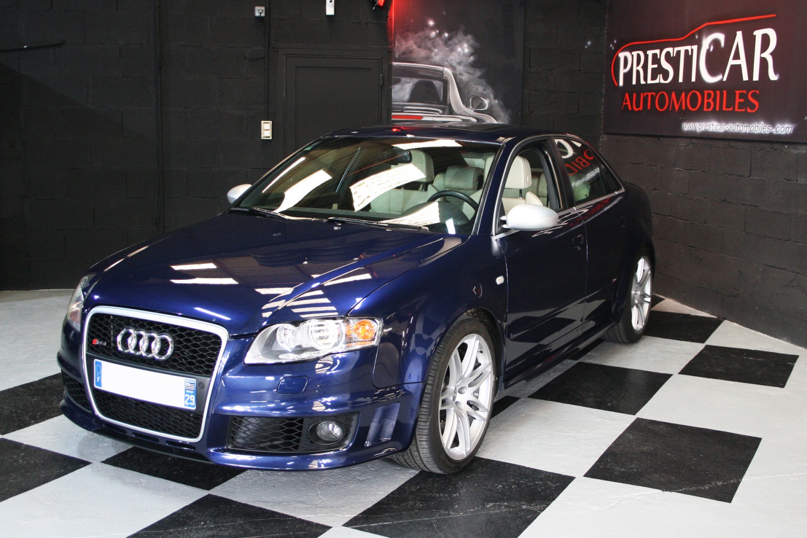 AUDI RS4 4.2 V8 FSi 420 Ch Quattro BVM - Presticar Automobiles