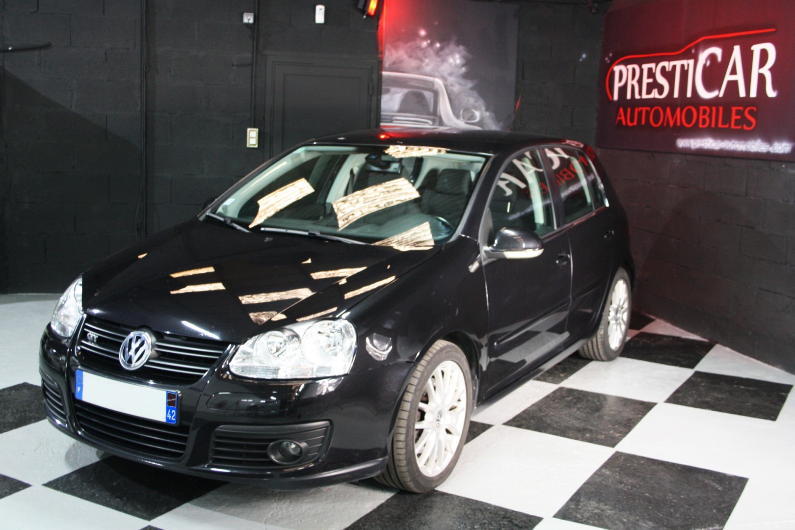 VOLKSWAGEN GOLF V TSi 170 GT - Presticar Automobiles