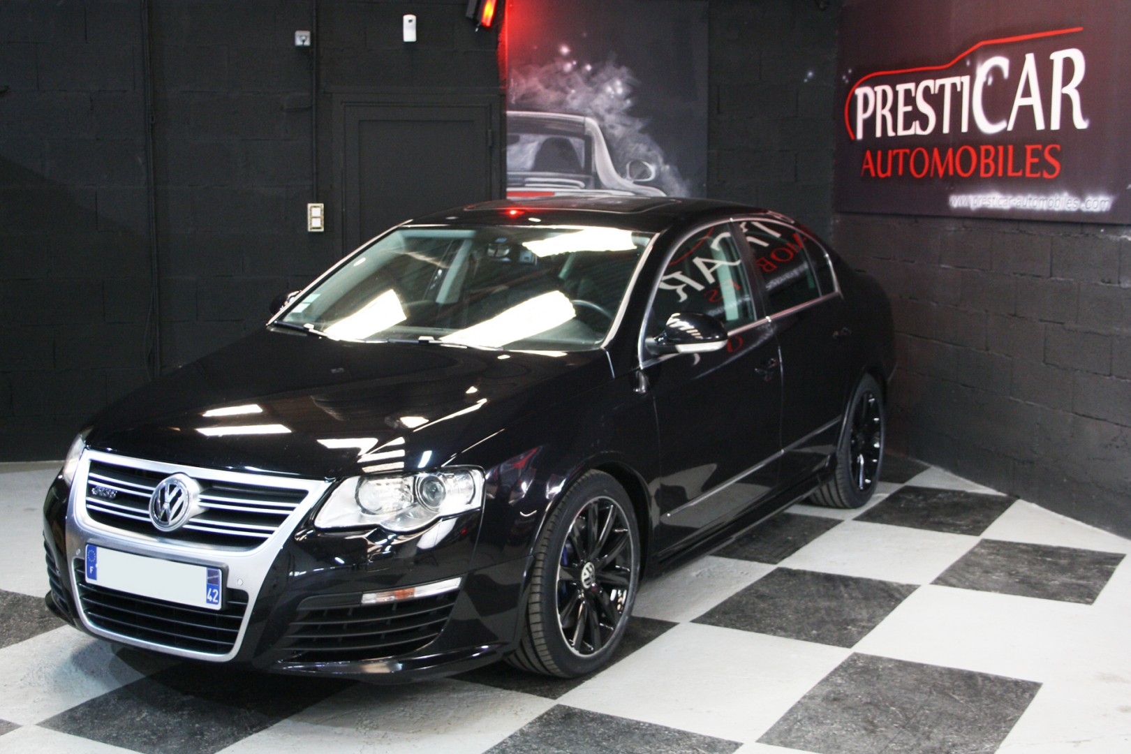 VOLKSWAGEN Passat 3.6 V6 FSi R36 - Presticar Automobiles